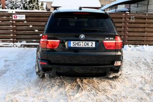 Black BMW X5 2008 in Kretinga, with an engine capacity of 2.99 L and mileage of 234 thousand km for 11199 €, photo 6 on AUTOMOTO.COM.LV