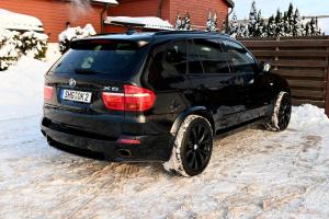 Black BMW X5 2008 in Kretinga, with an engine capacity of 2.99 L and mileage of 234 thousand km for 11199 €, photo 7 on AUTOMOTO.COM.LV