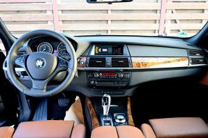 Black BMW X5 2008 in Kretinga, with an engine capacity of 2.99 L and mileage of 234 thousand km for 11199 €, photo 12 on AUTOMOTO.COM.LV