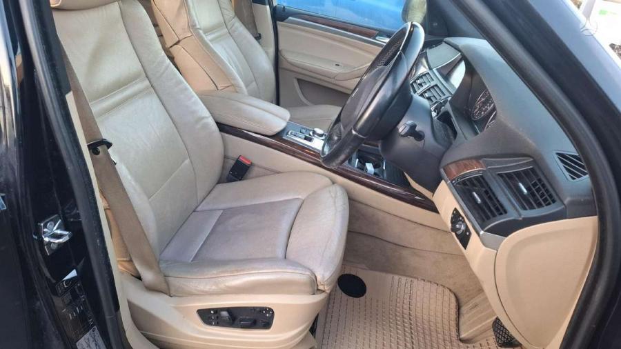 Melns BMW X5 2008 Šauļi, ar dzinēja tilpumu 2.99 L un nobraukumu 188 tūkst. km par 4199 €, foto 9 vietnē AUTOMOTO.COM.LV