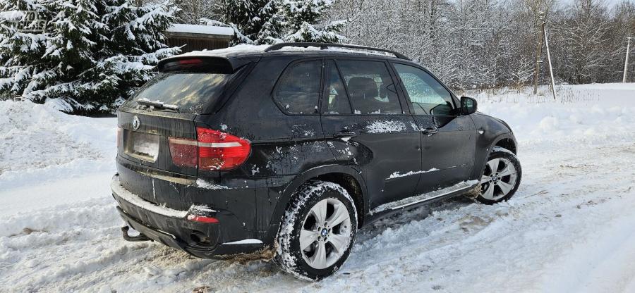 Melns BMW X5 2008 Telšiai, ar dzinēja tilpumu 3.00 L un nobraukumu 360 tūkst. km par 8600 €, foto 4 vietnē AUTOMOTO.COM.LV
