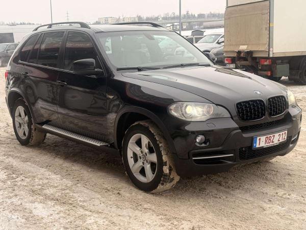 Melns BMW X5 2008 Kauņa, ar dzinēja tilpumu 2.99 L un nobraukumu 384 tūkst. km par 6490 €, foto 1 vietnē AUTOMOTO.COM.LV