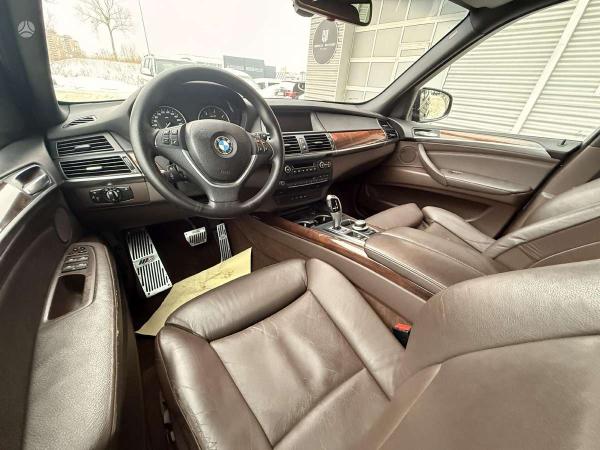 Melns BMW X5 2008 Kauņa, ar dzinēja tilpumu 2.99 L un nobraukumu 384 tūkst. km par 6490 €, foto 6 vietnē AUTOMOTO.COM.LV