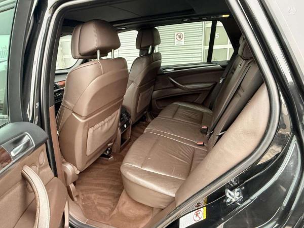 Melns BMW X5 2008 Kauņa, ar dzinēja tilpumu 2.99 L un nobraukumu 384 tūkst. km par 6490 €, foto 8 vietnē AUTOMOTO.COM.LV