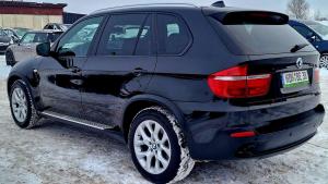 Black BMW X5 2008 in Kretinga, with an engine capacity of 3.00 L and mileage of 248 thousand km for 8999 €, photo 6 on AUTOMOTO.COM.LV
