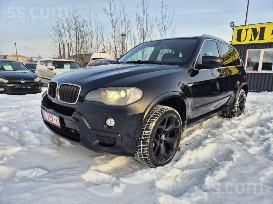 Black BMW X5 2008 in Liepaja, with an engine capacity of 3.00 L and mileage of 327 thousand km for 9500 €, photo 1 on AUTOMOTO.COM.LV