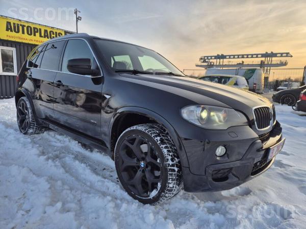 Black BMW X5 2008 in Liepaja, with an engine capacity of 3.00 L and mileage of 327 thousand km for 9500 €, photo 3 on AUTOMOTO.COM.LV