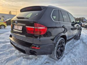 Black BMW X5 2008 in Liepaja, with an engine capacity of 3.00 L and mileage of 327 thousand km for 9500 €, photo 5 on AUTOMOTO.COM.LV