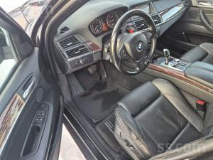Black BMW X5 2008 in Liepaja, with an engine capacity of 3.00 L and mileage of 327 thousand km for 9500 €, photo 9 on AUTOMOTO.COM.LV