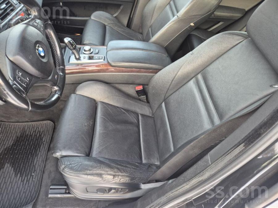 Black BMW X5 2008 in Liepaja, with an engine capacity of 3.00 L and mileage of 327 thousand km for 9500 €, photo 10 on AUTOMOTO.COM.LV