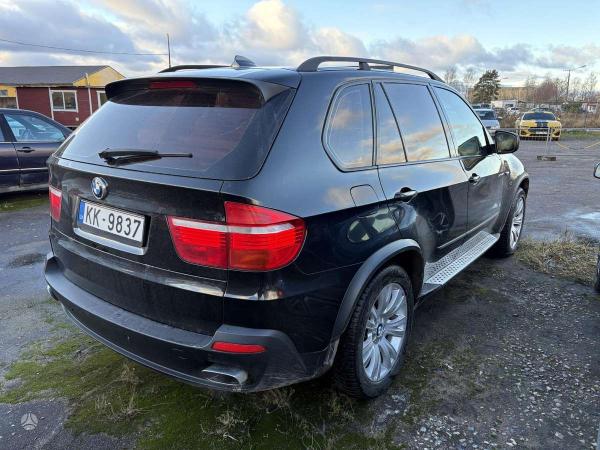 Melns BMW X5 2008 Rīga, ar dzinēja tilpumu 4.80 L un nobraukumu 302 tūkst. km par 5300 €, foto 3 vietnē AUTOMOTO.COM.LV