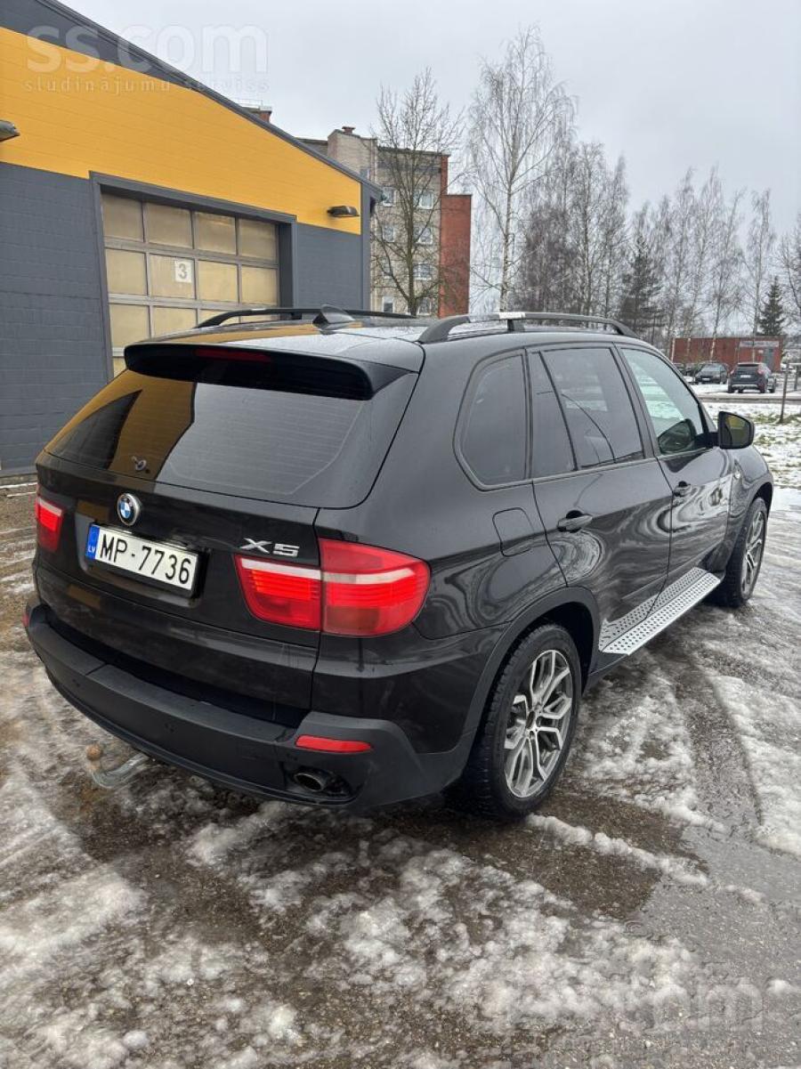 Black BMW X5 2008 in Rezekne, with an engine capacity of 3.00 L and mileage of 353 thousand km for 7800 €, photo 2 on AUTOMOTO.COM.LV