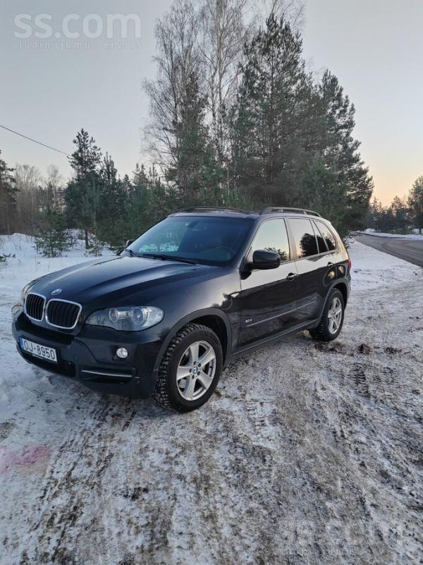 Black BMW X5 2008 in Riga, with an engine capacity of 3.00 L and mileage of 341 thousand km for 7200 €, photo 1 on AUTOMOTO.COM.LV