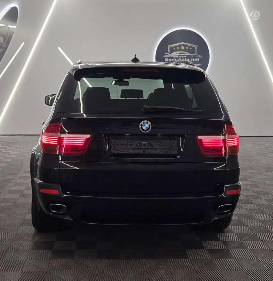 Black BMW X5 2008 in Marijampole, with an engine capacity of 2.99 L and mileage of 214 thousand km for 10999 €, photo 34 on AUTOMOTO.COM.LV