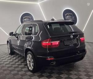 Black BMW X5 2008 in Marijampole, with an engine capacity of 2.99 L and mileage of 214 thousand km for 10999 €, photo 35 on AUTOMOTO.COM.LV