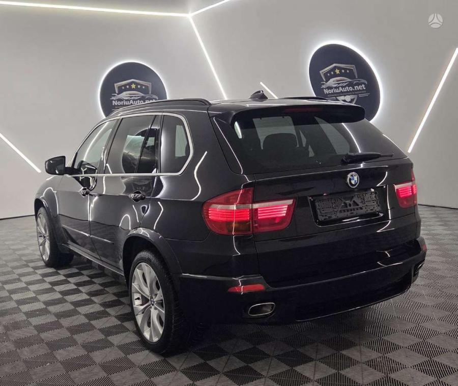 Black BMW X5 2008 in Marijampole, with an engine capacity of 2.99 L and mileage of 214 thousand km for 10999 €, photo 35 on AUTOMOTO.COM.LV