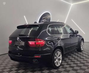 Black BMW X5 2008 in Marijampole, with an engine capacity of 2.99 L and mileage of 214 thousand km for 10999 €, photo 37 on AUTOMOTO.COM.LV