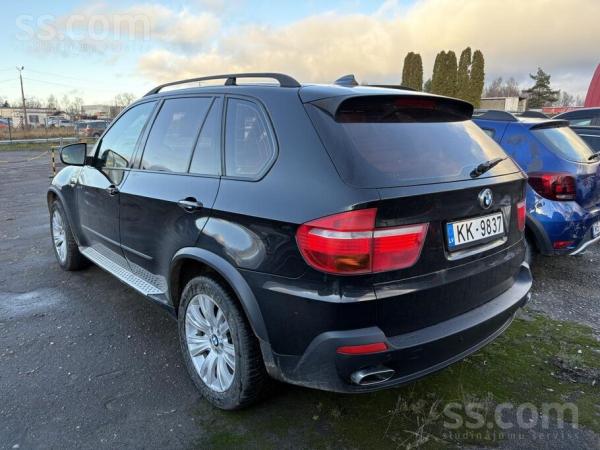 Melns BMW X5 2008 Rīga, ar dzinēja tilpumu 4.80 L un nobraukumu 302 tūkst. km par 4640 €, foto 4 vietnē AUTOMOTO.COM.LV