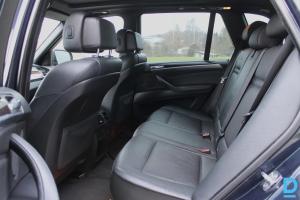 Black BMW X5 2008 in Riga, with an engine capacity of 3.00 L and mileage of 312 thousand km for 8490 €, photo 5 on AUTOMOTO.COM.LV
