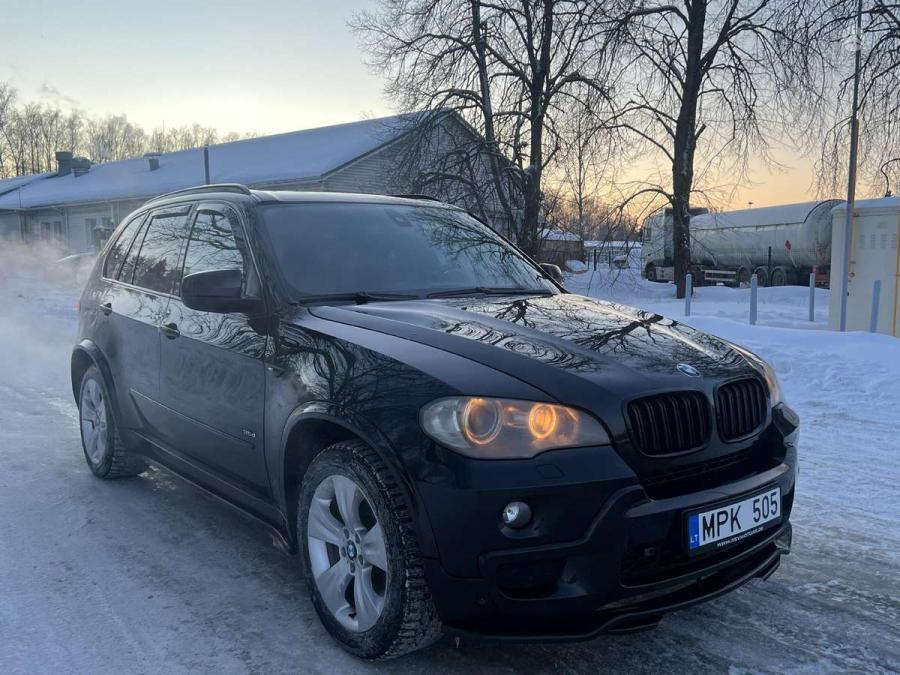 Black BMW X5 2008 in Trakai, with an engine capacity of 2.99 L and mileage of 430 thousand km for 7250 €, photo 3 on AUTOMOTO.COM.LV