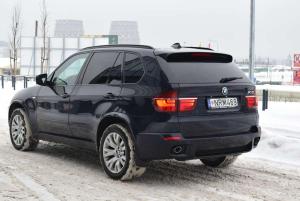 Black BMW X5 2008 in Vilnius, with an engine capacity of 2.99 L and mileage of 320 thousand km for 8700 €, photo 7 on AUTOMOTO.COM.LV