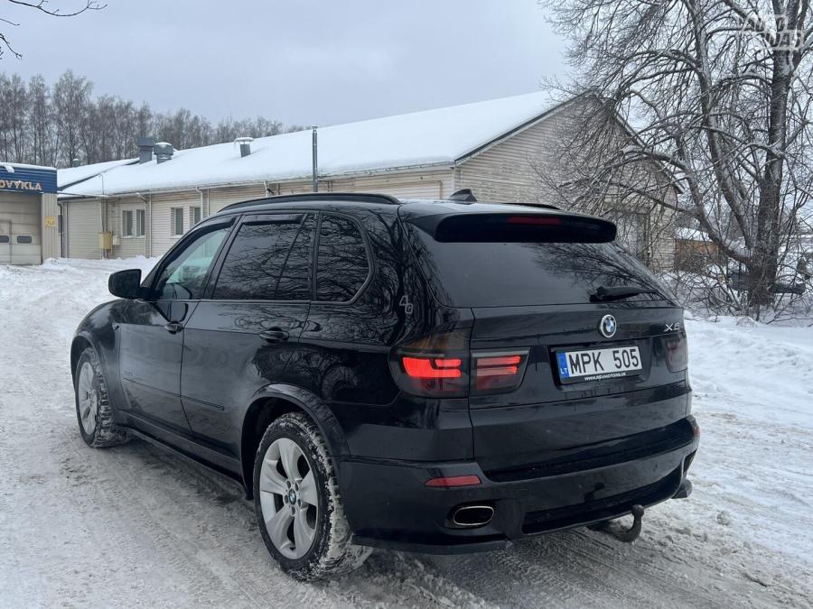 Black BMW X5 2008 in Trakai, with an engine capacity of 3.00 L and mileage of 430 thousand km for 8650 €, photo 1 on AUTOMOTO.COM.LV