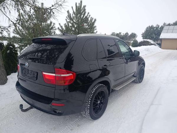 Melns BMW X5 2008 Panevēža, ar dzinēja tilpumu 0.00 L un nobraukumu 279 tūkst. km par 8950 €, foto 4 vietnē AUTOMOTO.COM.LV