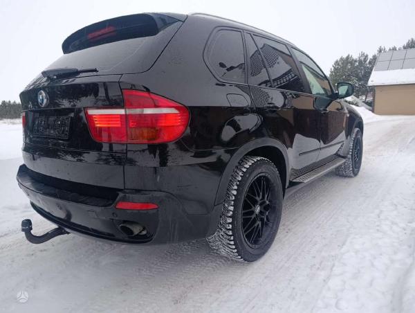 Melns BMW X5 2008 Panevēža, ar dzinēja tilpumu 0.00 L un nobraukumu 279 tūkst. km par 8950 €, foto 9 vietnē AUTOMOTO.COM.LV