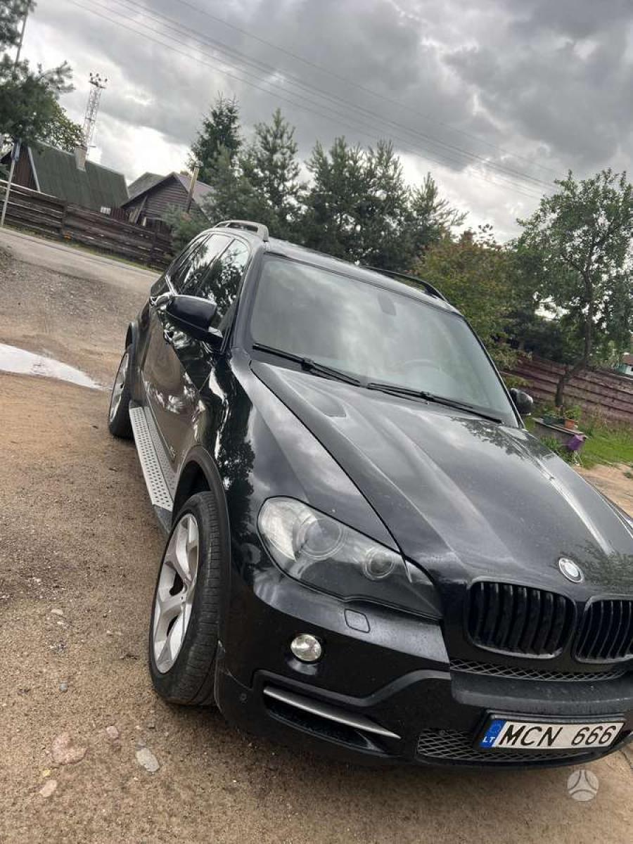 Black BMW X5 2008 in Rokiskis, with an engine capacity of 2.99 L and mileage of 578 thousand km for 6800 €, photo 1 on AUTOMOTO.COM.LV
