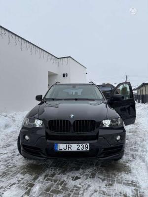 Black BMW X5 2008 in Siauliai, with an engine capacity of 3.00 L and mileage of 233 thousand km for 8500 €, photo 7 on AUTOMOTO.COM.LV