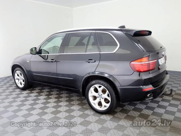Black BMW X5 2008 in Tallinn, with an engine capacity of 3.00 L and mileage of 293 thousand km for 7499 €, photo 4 on AUTOMOTO.COM.LV