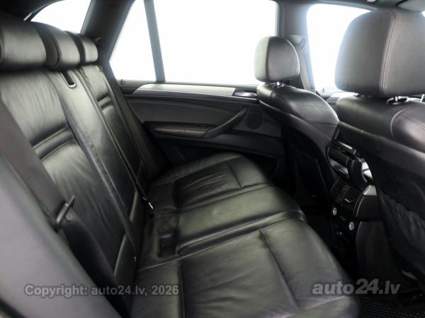 Black BMW X5 2008 in Tallinn, with an engine capacity of 3.00 L and mileage of 293 thousand km for 7499 €, photo 7 on AUTOMOTO.COM.LV