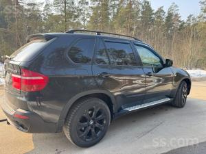Black BMW X5 2008 in Jekabpils, with an engine capacity of 3.00 L and mileage of 420 thousand km for 8600 €, photo 3 on AUTOMOTO.COM.LV