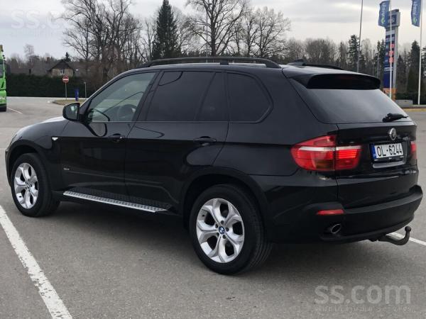 Black BMW X5 2008 in Cesis, with an engine capacity of 3.00 L and mileage of 0 thousand km for 9500 €, photo 4 on AUTOMOTO.COM.LV