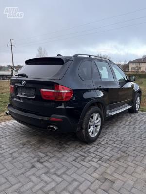 Melns BMW X5 2008 Alīta, ar dzinēja tilpumu 3.00 L un nobraukumu 332 tūkst. km par 8250 €, foto 5 vietnē AUTOMOTO.COM.LV