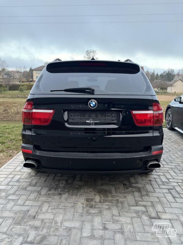 Melns BMW X5 2008 Alīta, ar dzinēja tilpumu 3.00 L un nobraukumu 332 tūkst. km par 8250 €, foto 5 vietnē AUTOMOTO.COM.LV