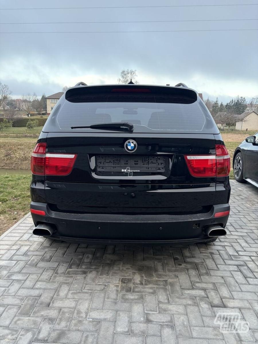 Melns BMW X5 2008 Alīta, ar dzinēja tilpumu 3.00 L un nobraukumu 332 tūkst. km par 8250 €, foto 6 vietnē AUTOMOTO.COM.LV