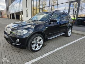 Black BMW X5 2008 in Kaunas, with an engine capacity of 3.00 L and mileage of 290 thousand km for 7900 €, photo 4 on AUTOMOTO.COM.LV