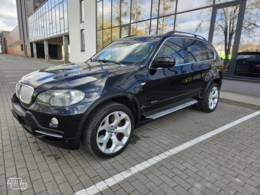 Black BMW X5 2008 in Kaunas, with an engine capacity of 3.00 L and mileage of 290 thousand km for 7900 €, photo 4 on AUTOMOTO.COM.LV