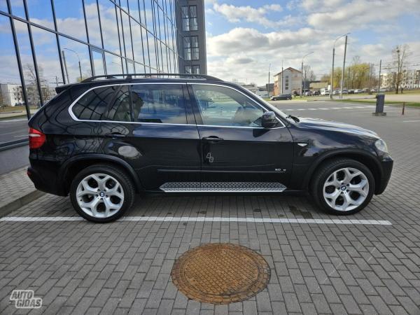 Black BMW X5 2008 in Kaunas, with an engine capacity of 3.00 L and mileage of 290 thousand km for 7900 €, photo 10 on AUTOMOTO.COM.LV