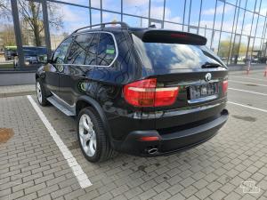 Black BMW X5 2008 in Kaunas, with an engine capacity of 3.00 L and mileage of 290 thousand km for 7900 €, photo 15 on AUTOMOTO.COM.LV