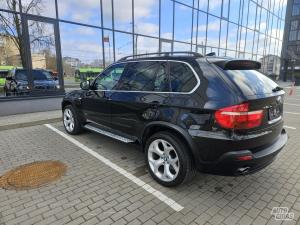 Black BMW X5 2008 in Kaunas, with an engine capacity of 3.00 L and mileage of 290 thousand km for 7900 €, photo 18 on AUTOMOTO.COM.LV
