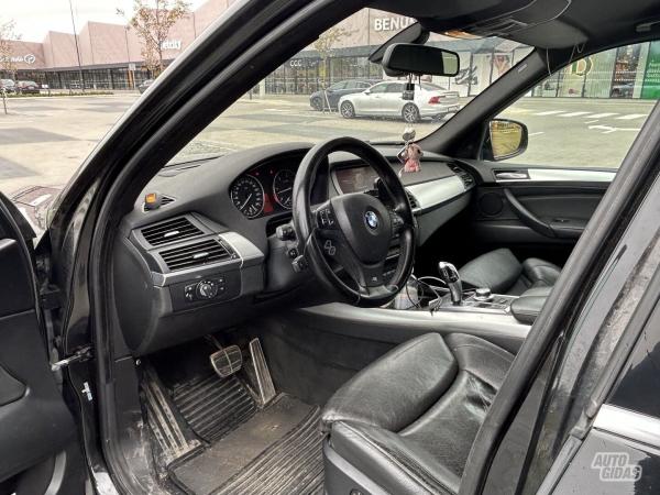 Melns BMW X5 2008 Panevēža, ar dzinēja tilpumu 3.00 L un nobraukumu 440 tūkst. km par 7700 €, foto 4 vietnē AUTOMOTO.COM.LV
