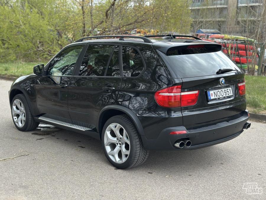 Black BMW X5 2008 in Vilnius, with an engine capacity of 3.00 L and mileage of 253 thousand km for 7299 €, photo 5 on AUTOMOTO.COM.LV