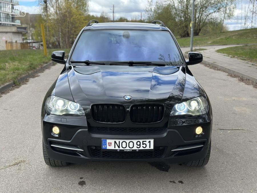 Black BMW X5 2008 in Vilnius, with an engine capacity of 3.00 L and mileage of 253 thousand km for 7299 €, photo 7 on AUTOMOTO.COM.LV