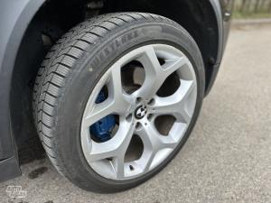 Black BMW X5 2008 in Vilnius, with an engine capacity of 3.00 L and mileage of 253 thousand km for 7299 €, photo 12 on AUTOMOTO.COM.LV