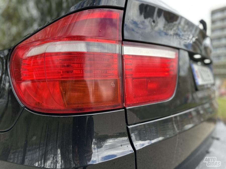 Black BMW X5 2008 in Vilnius, with an engine capacity of 3.00 L and mileage of 253 thousand km for 7299 €, photo 14 on AUTOMOTO.COM.LV