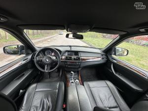 Black BMW X5 2008 in Vilnius, with an engine capacity of 3.00 L and mileage of 253 thousand km for 7299 €, photo 18 on AUTOMOTO.COM.LV