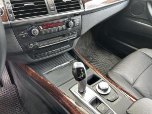 Black BMW X5 2008 in Vilnius, with an engine capacity of 3.00 L and mileage of 253 thousand km for 7299 €, photo 20 on AUTOMOTO.COM.LV