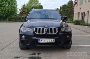 Melns BMW X5 2008 Jelgava, ar dzinēja tilpumu 3.00 L un nobraukumu 300 tūkst. km par 10400 €, foto  vietnē AUTOMOTO.COM.LV